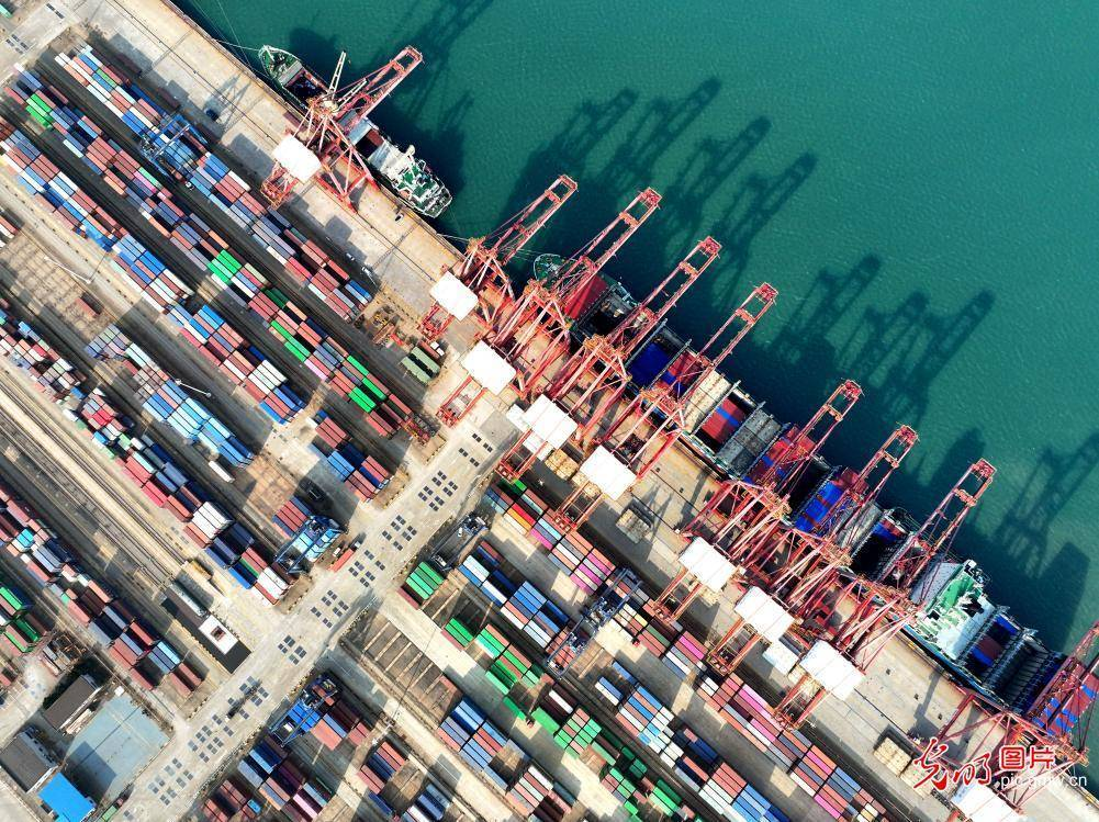 Risk-first: How Much Crane Height Do You Really Need at the Berth and ...