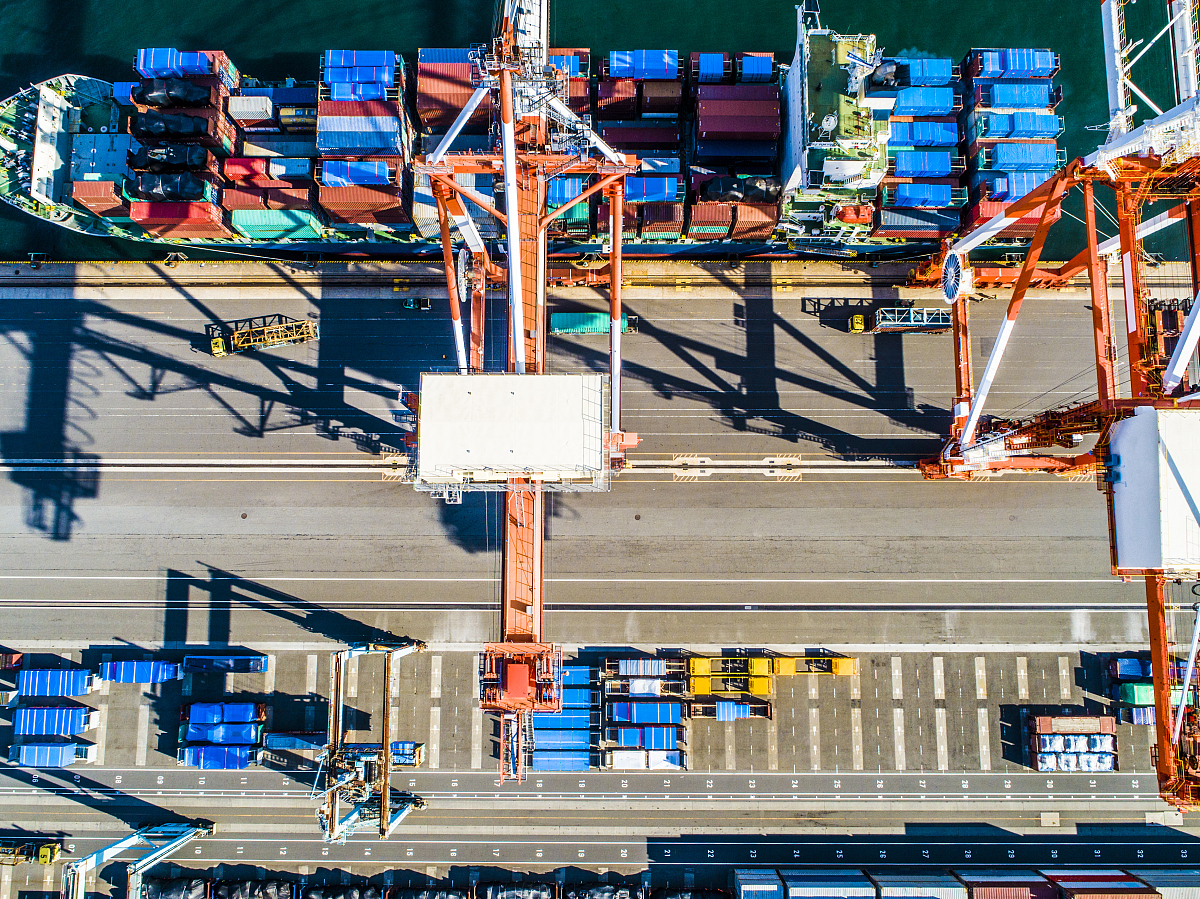 Operational Risks and Choices for a pit mounted dock lift at Scale ...