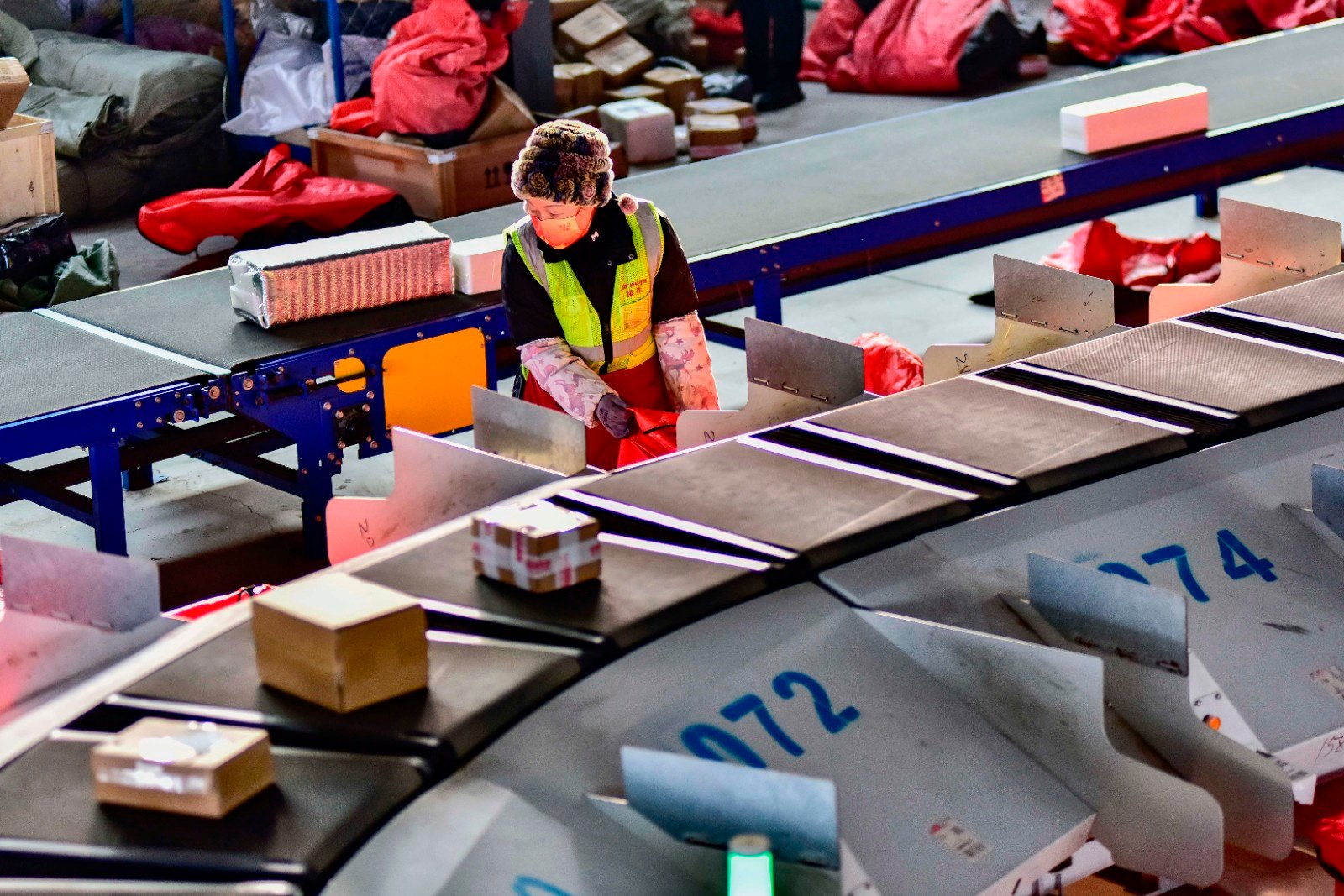 Integrating Smart Loading Conveyors with WMS and PLC Controls for ...